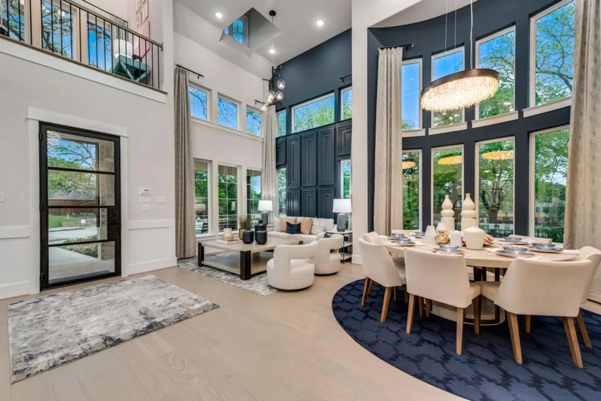 Lake Shore Village, Rowlett, Grand Homes | Properties NEO