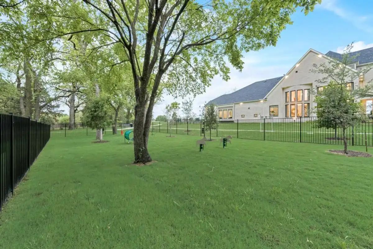 Lake Shore Village, Rowlett, Grand Homes | Properties NEO