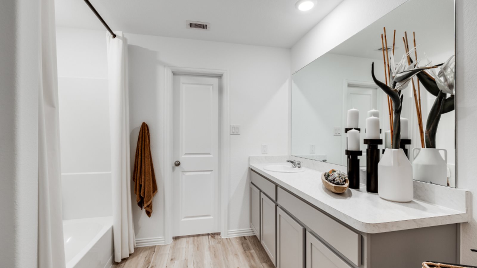 NEO | Emberly - Agora IV | Lennar