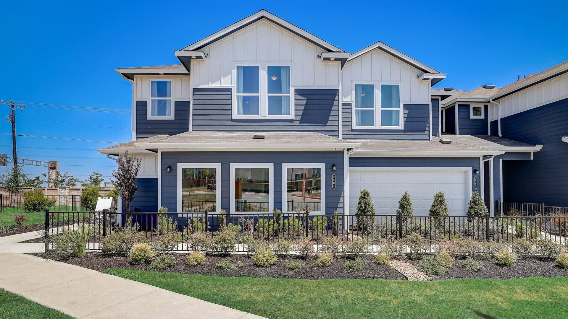 CENTER 45, Round Rock, Pacesetter Homes | Properties NEO