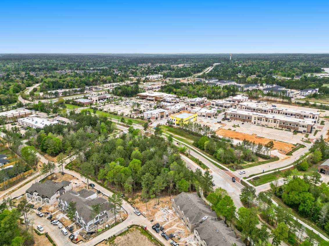 Woodforest Townhomes, Montgomery, Highland Homes | Properties NEO