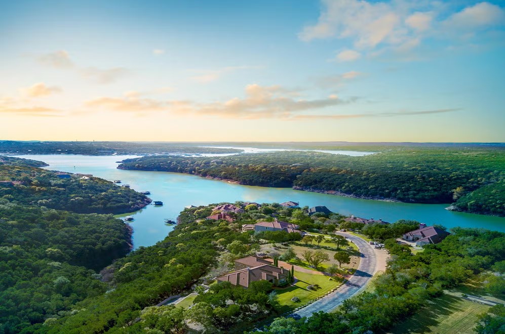The Hollows on Lake Travis, Jonestown, Coventry Homes | Properties NEO